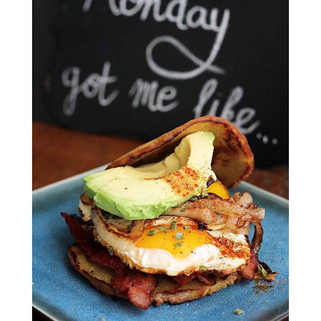 Egg, Bacon And Avocado Breakfast Sandwich Recipe | The Feedfeed