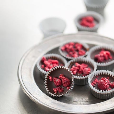 Raw Chocolate Bites With Raspberries by gourmandeinthek | Quick & Easy ...