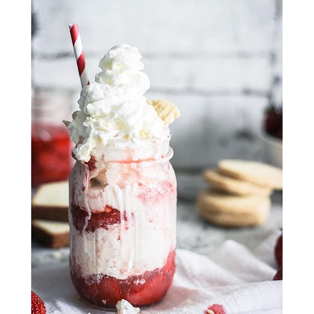 Boozy Strawberry Shortcake Floats Recipe | The Feedfeed