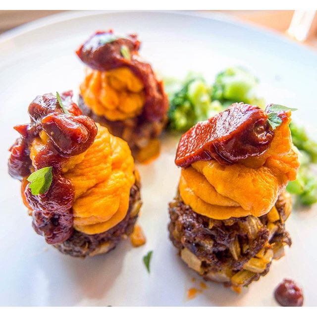 Meatloaf Sliders With Chipotle Bbq Sauce And Sweet Potato Puree Recipe ...
