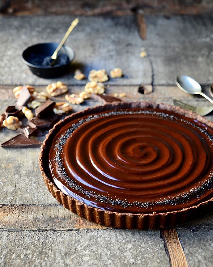 No Bake Walnut, Caramel And Chocolate Biscuit Tart Recipe | The Feedfeed