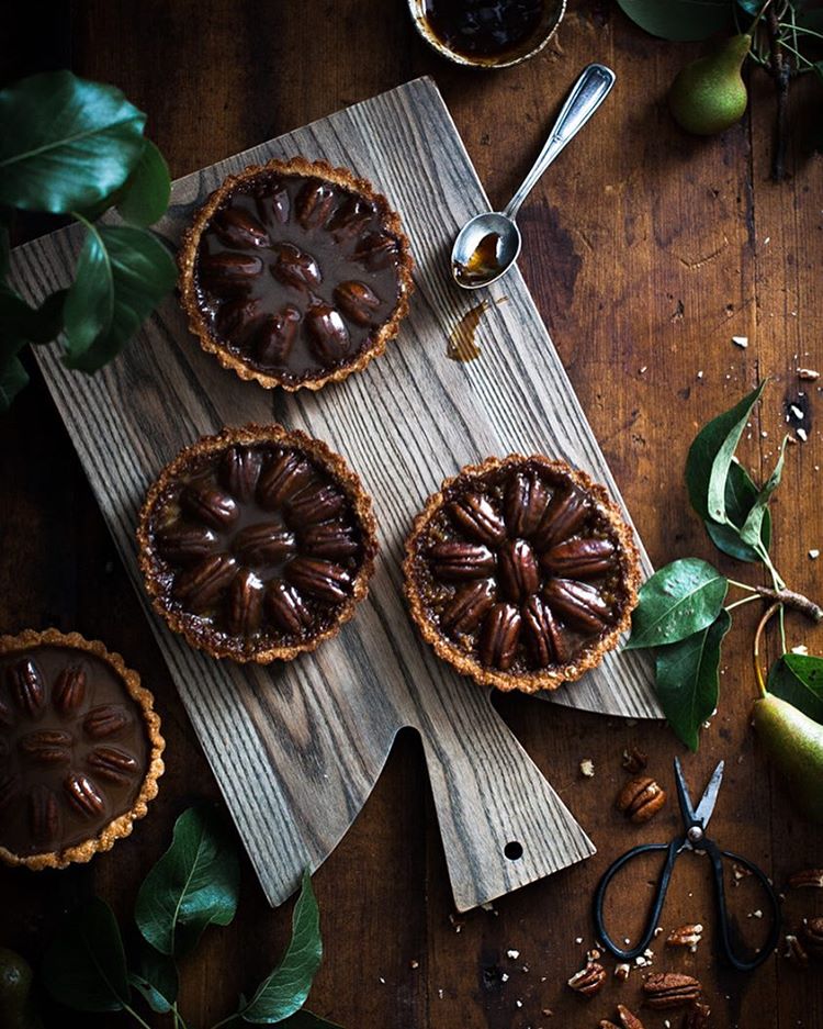 Coconut Shortbread Tarts With Caramel, Chocolate And Pecans Recipe ...