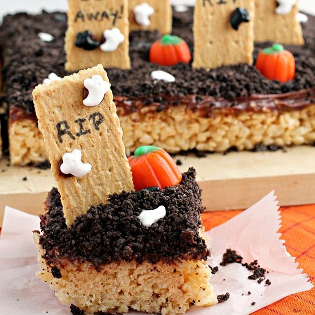 Cereal Treat Halloween Graveyard With Cookie Crumb Dirt And Graham ...
