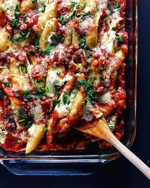 Stuffed Shells With Pesto Ricotta And Spicy Tomato Sauce Recipe | The ...