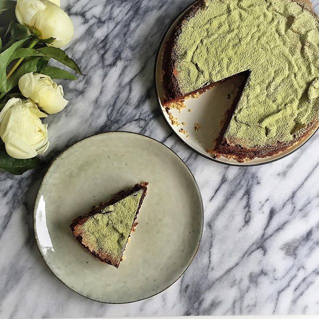 Flourless Matcha Chocolate Cake With Amaranth Crust Recipe | The Feedfeed