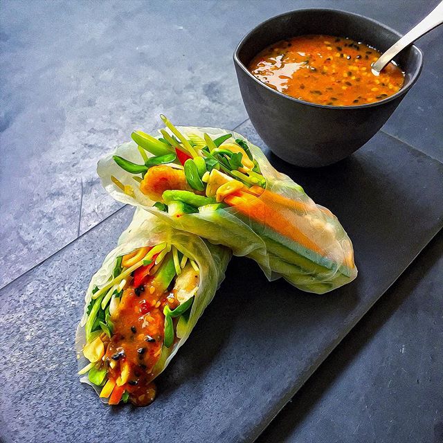 Black And White Sesame Rice Paper Rolls With Chicken, Vegetables And ...