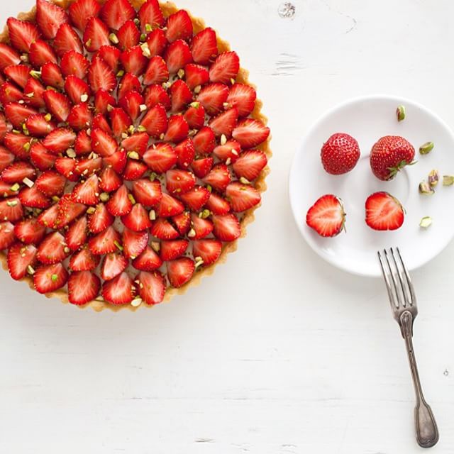 Strawberry Tart With Strawberry Compote And Pistachio Cream Recipe ...
