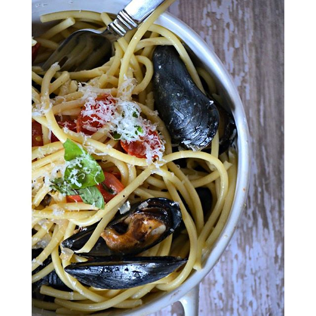 Bucatini And Mussels With Fresh Tomatoes, Basil & Parsley Recipe | The ...