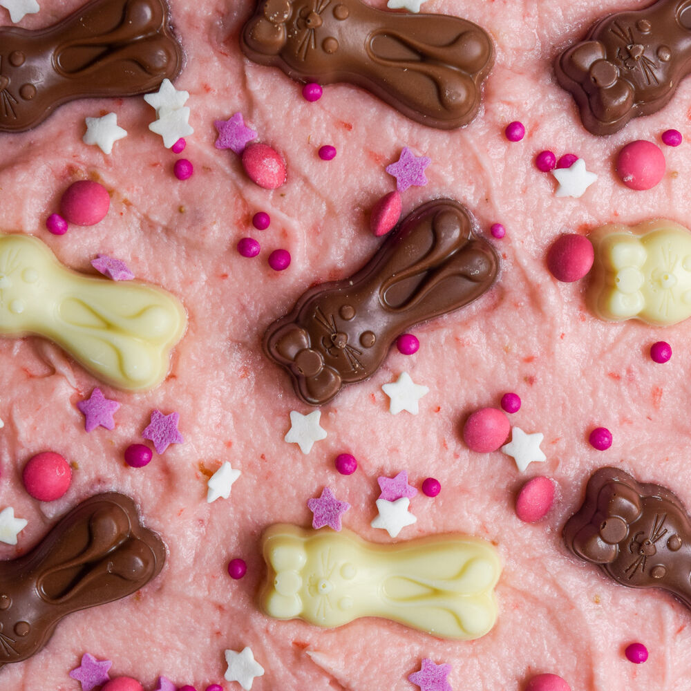 Neapolitan Vanilla Bean & Fresh Strawberry Easter Bunny Snacking Cake ...