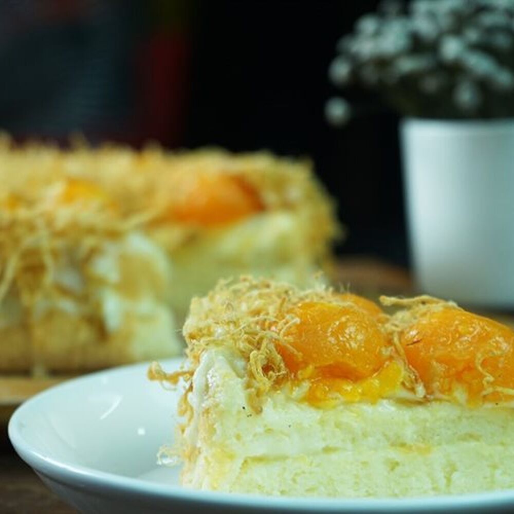 Banh bong lan trung muoi - vietnamese salted egg sponge cake recipe ...