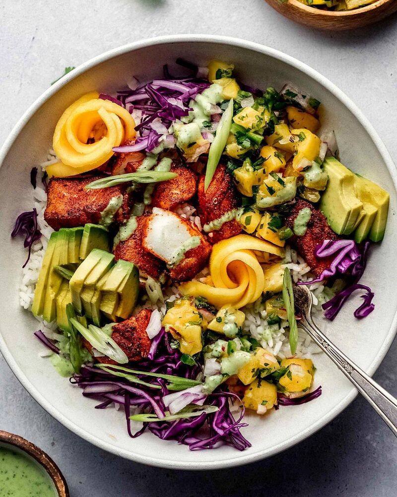 Fish Taco Bowl with Mango Salsa and Creamy Avocado Sauce Recipe | The ...