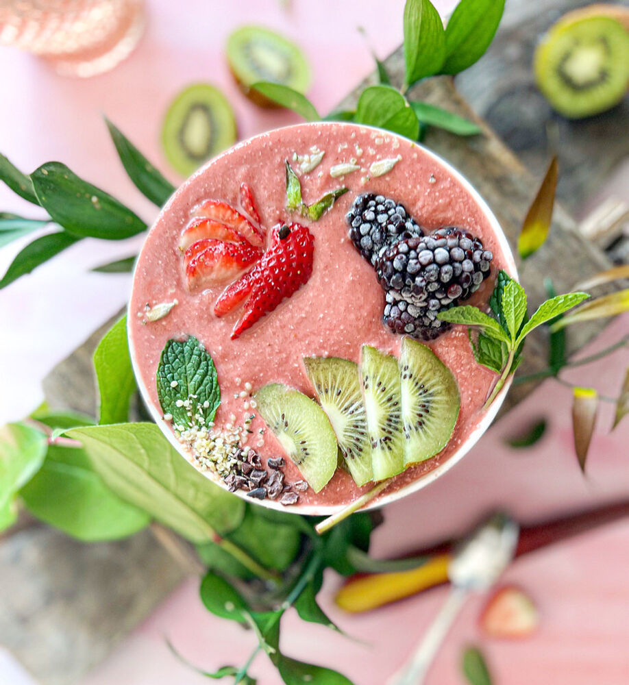 Pink berry & oats smoothie bowl Recipe | The Feedfeed