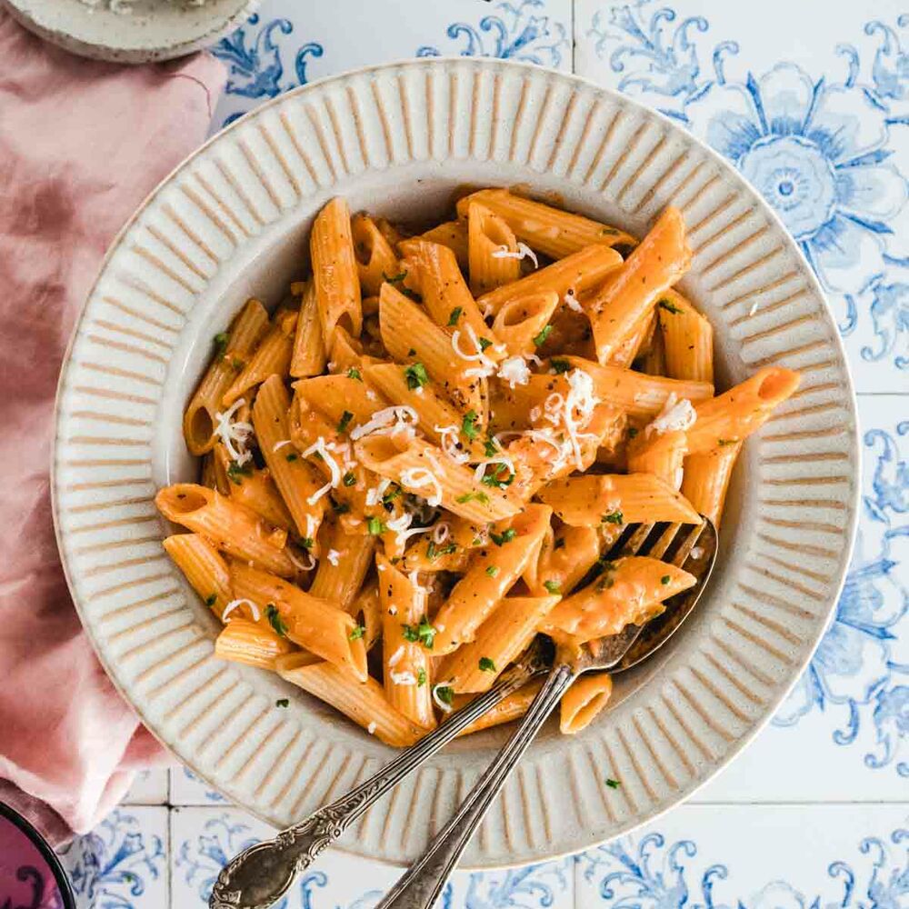 30 Minute One Pot Pink Pasta Recipe | The Feedfeed