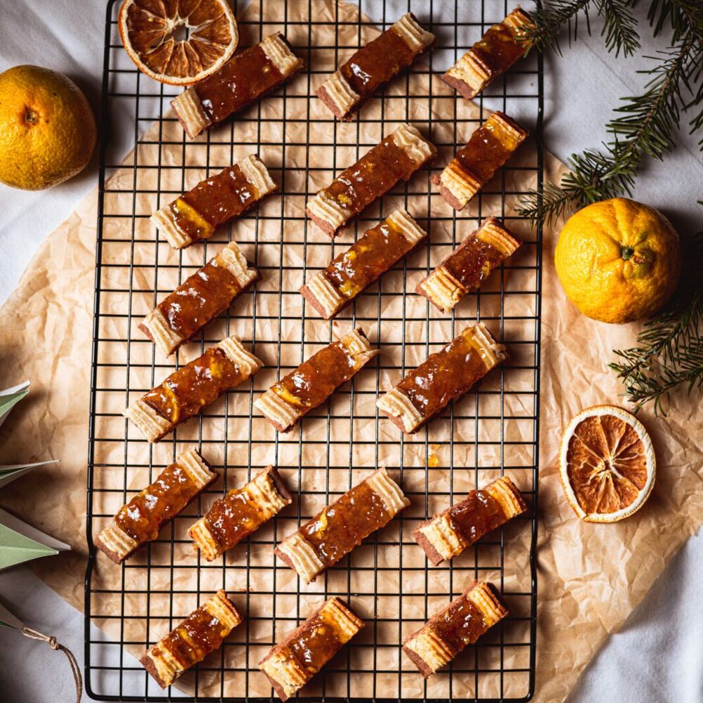 Train Tracks Christmas Cookies - a folksy Austrian Christmas Recipe ...