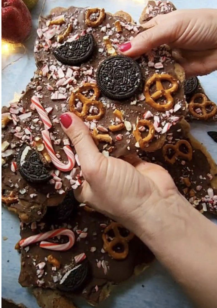 Crackle candy store