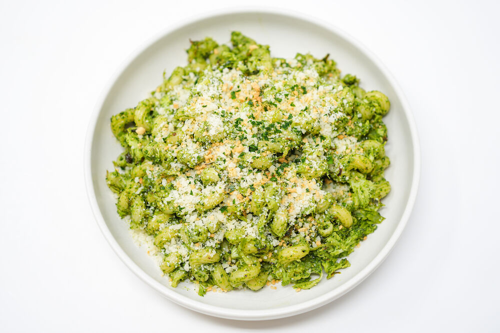 Roasted Brussels Sprouts and Broccoli Pasta with Kale Peanut Pesto ...