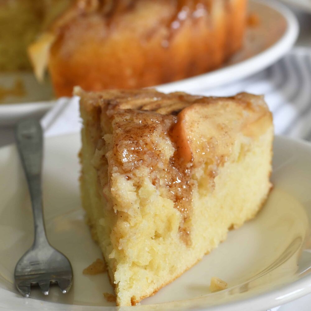 Upside-Down Cake with Caramelized Apple Slices Recipe | The Feedfeed