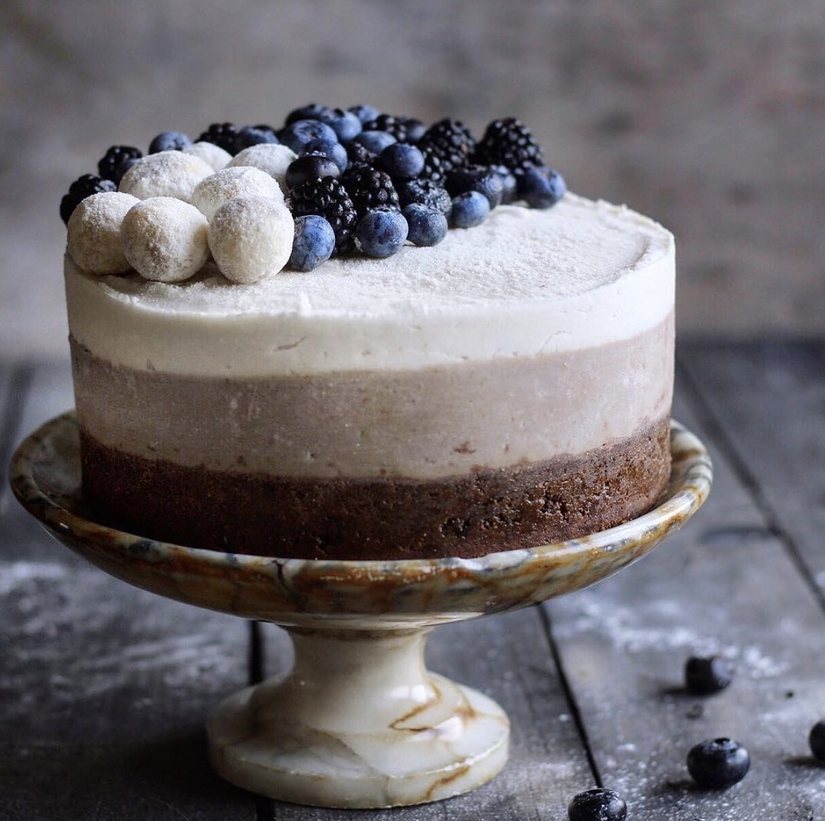 Raw Chocolate and Coconut Double Layer Cheesecake with Brownie Base ...